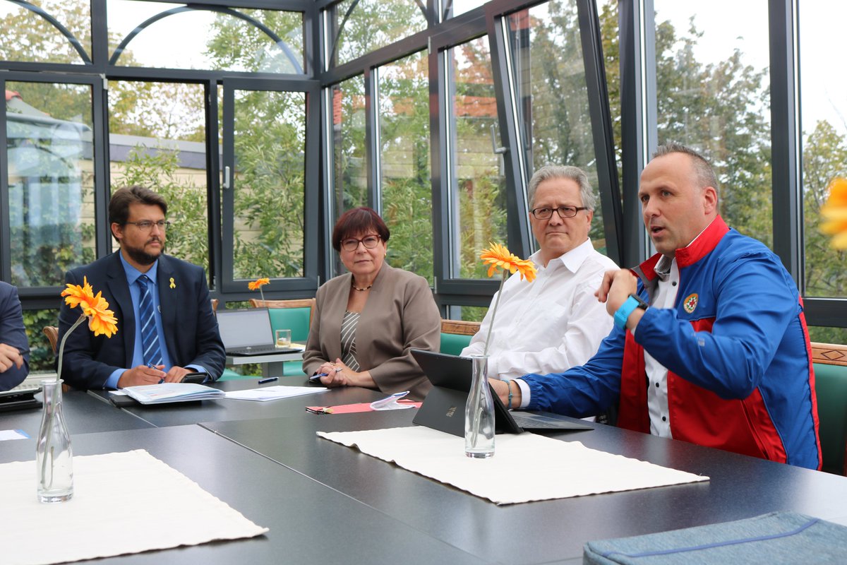 DRK Sachsen-Anhalt on Twitter: "Die Staatssekretärin des @MISachsenAnhalt Anne Poggemann ...