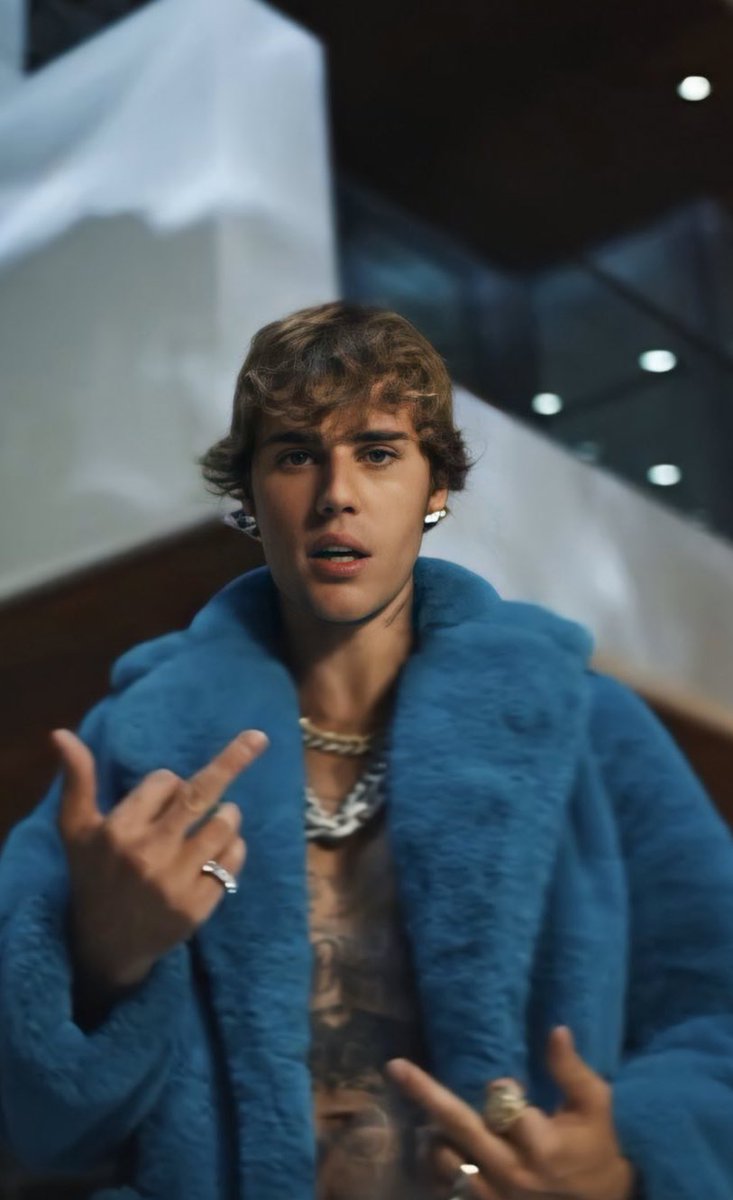 Justin Bieber Doing The Middle Finger