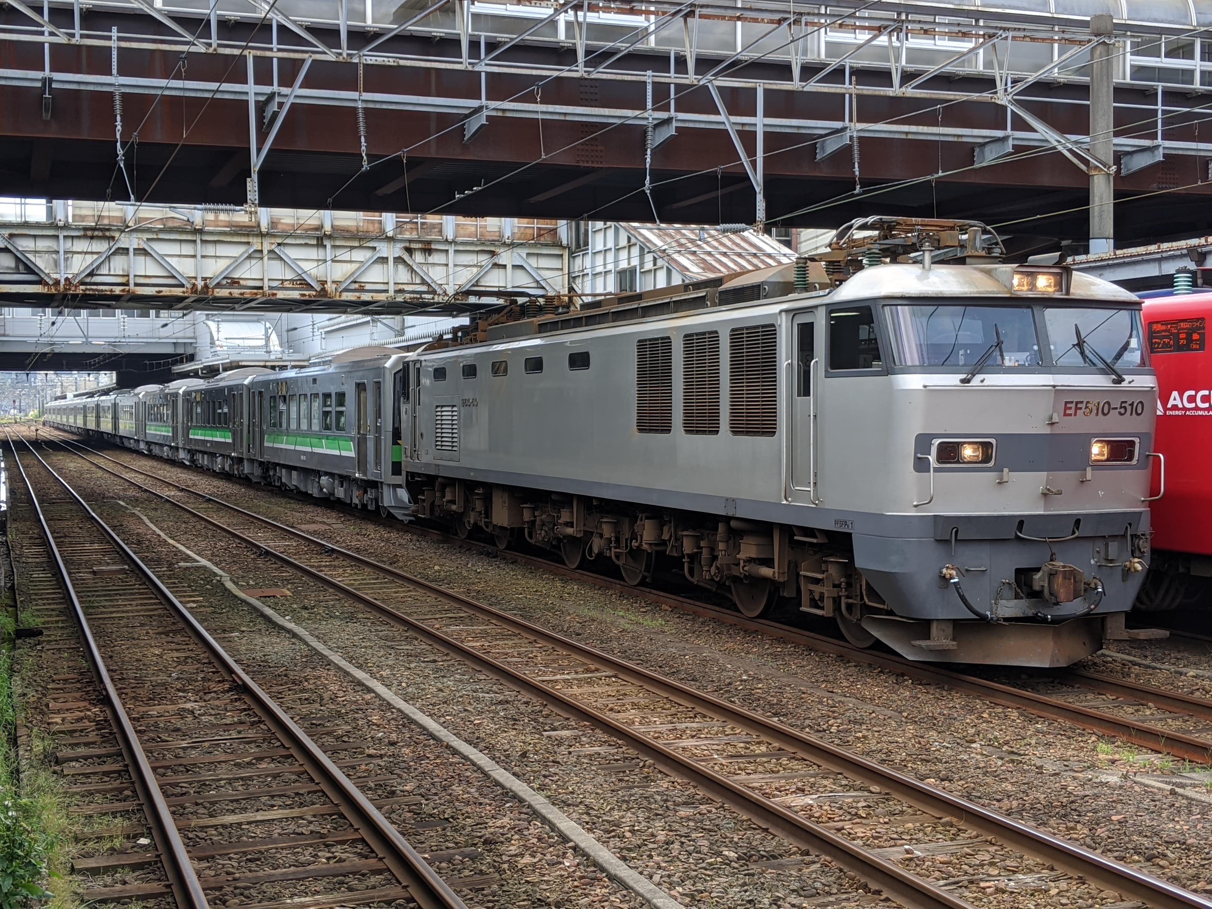 H100形・GV-E400系 甲種輸送 / Twitter