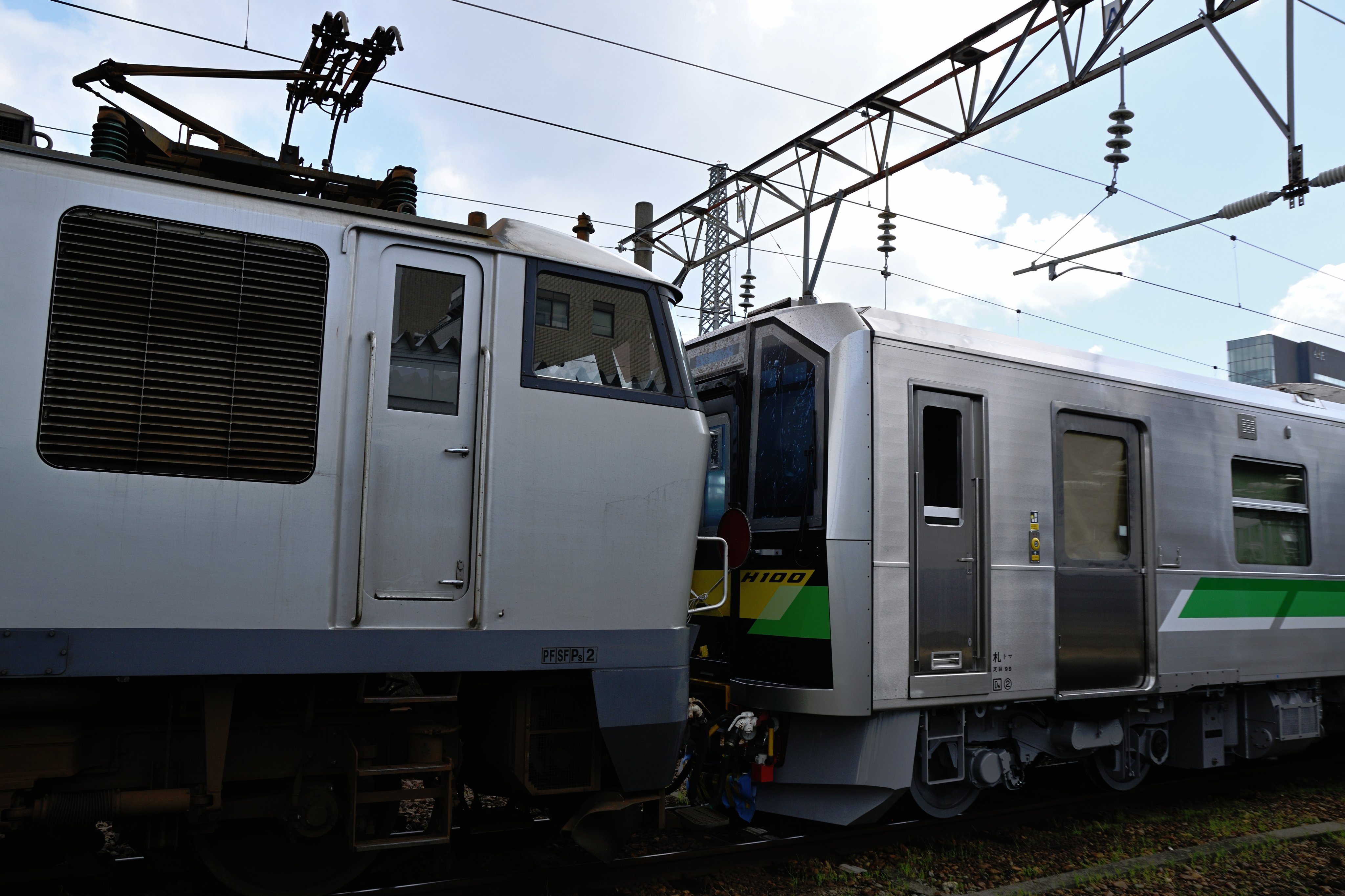 H100形・GV-E400系 甲種輸送 / Twitter