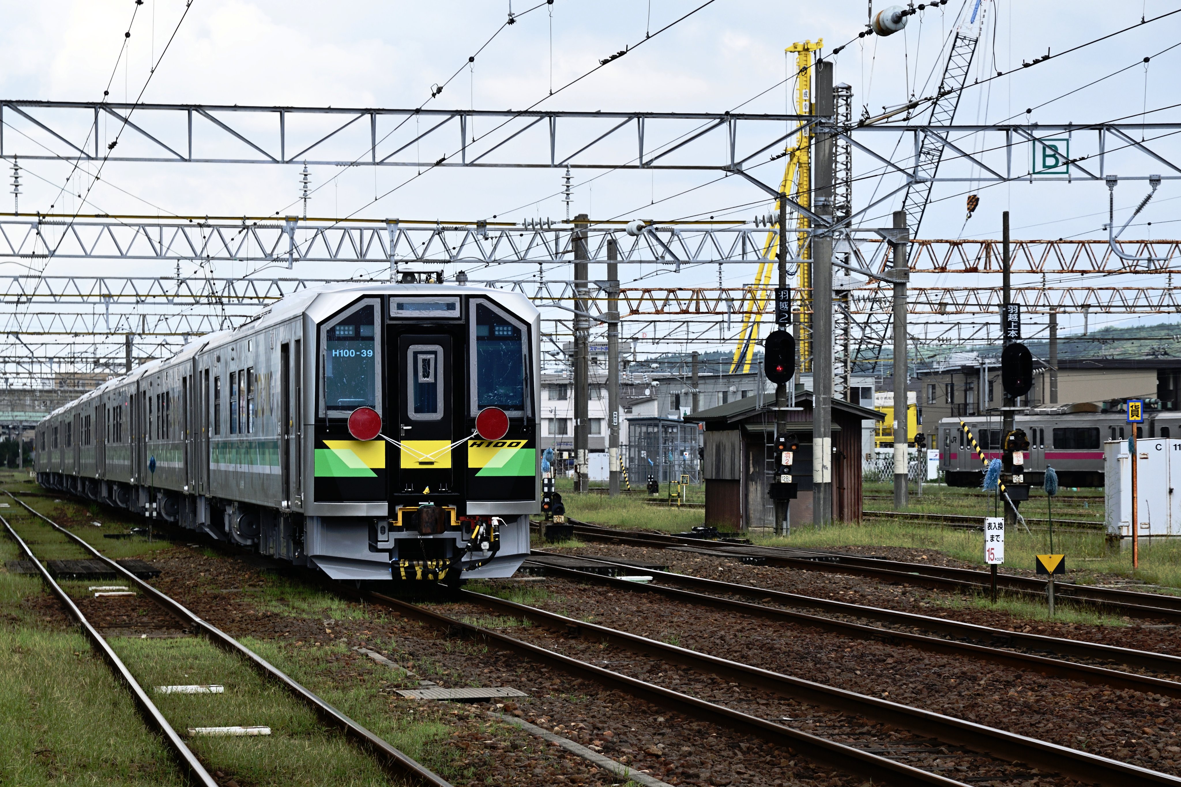 H100形・GV-E400系 甲種輸送 / Twitter