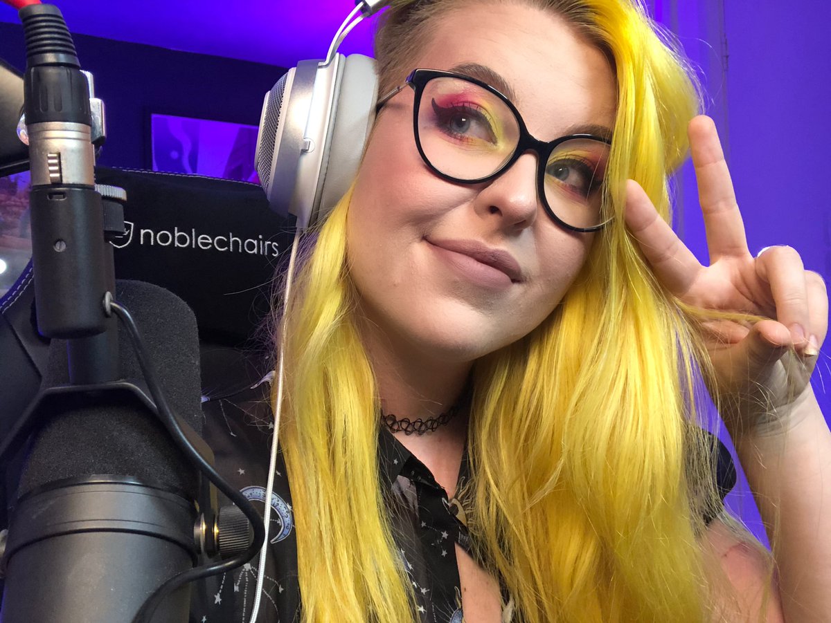 Charleyy Hodson 🏳️‍🌈 @itsCharleyytho Timeline, The Visualized Twitter ...