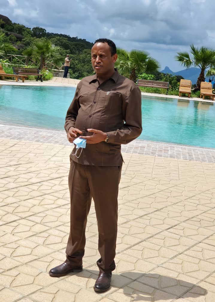 Now I do not like Abraham Belay, he paints his face with makeup like ...