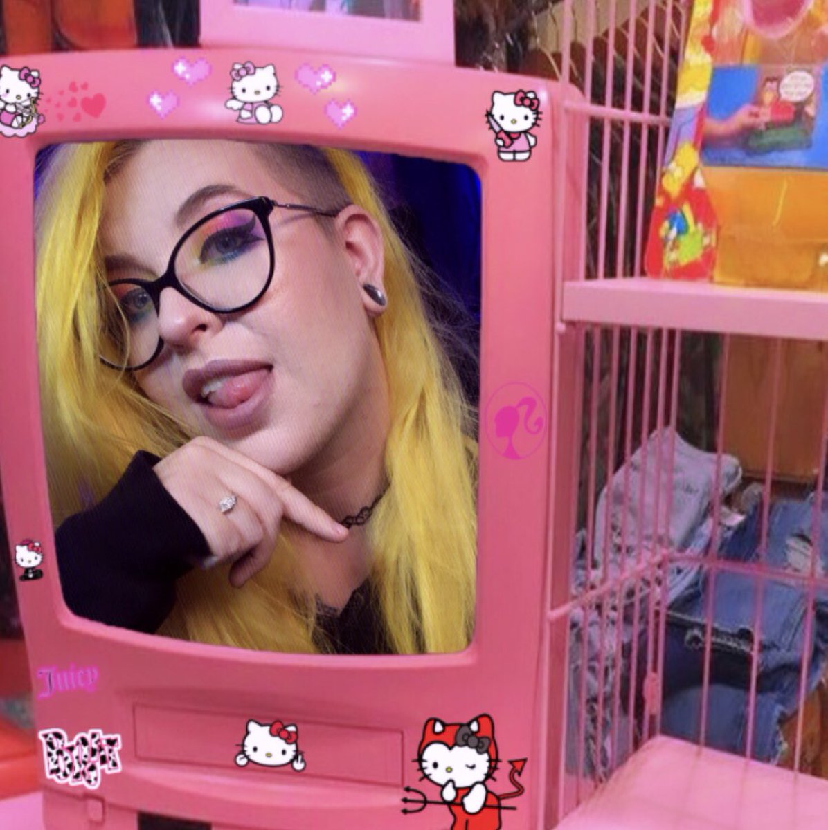 Charleyy Hodson 🏳️‍🌈 @itsCharleyytho Timeline, The Visualized Twitter ...