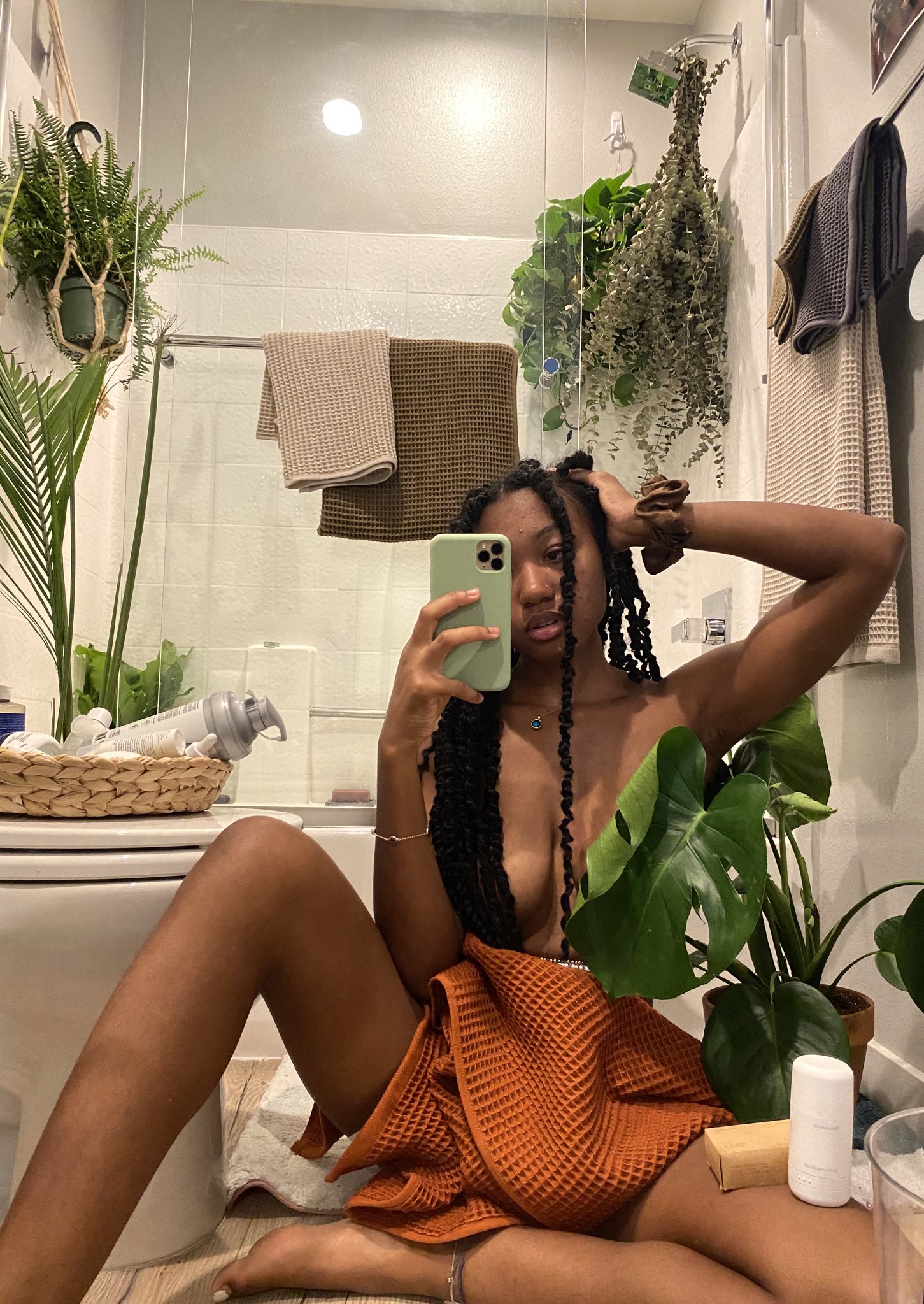 Kemi Marie on Twitter: "let’s explore each other, call it an adventure 🧚🏾‍♀️🐛🧖🏾‍♀️ https://t.co ...
