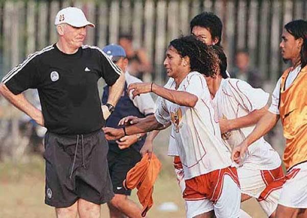 Ada yang masih ingat dengan Peter Withe? Ia merupakan pelatih timnas ...