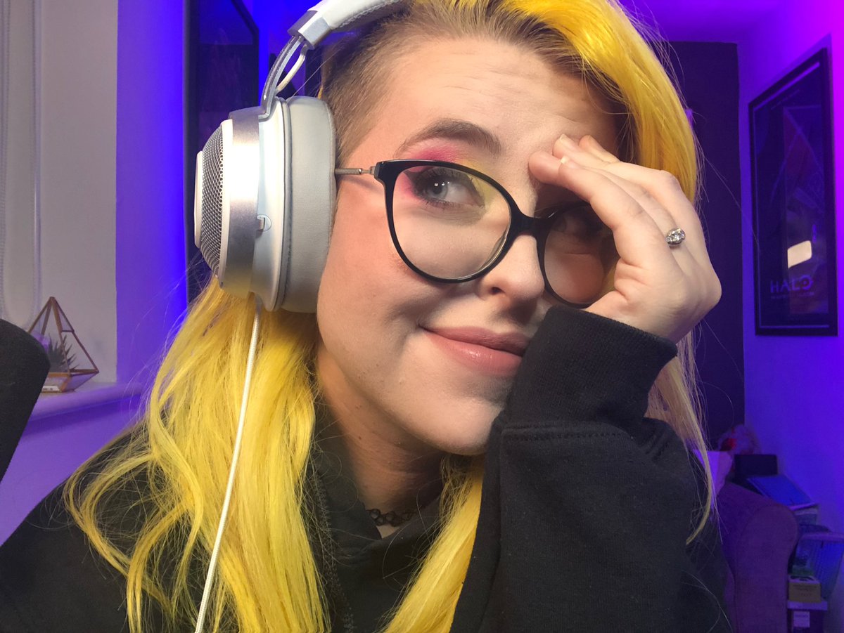 Charleyy Hodson 🏳️‍🌈 @itsCharleyytho Timeline, The Visualized Twitter ...