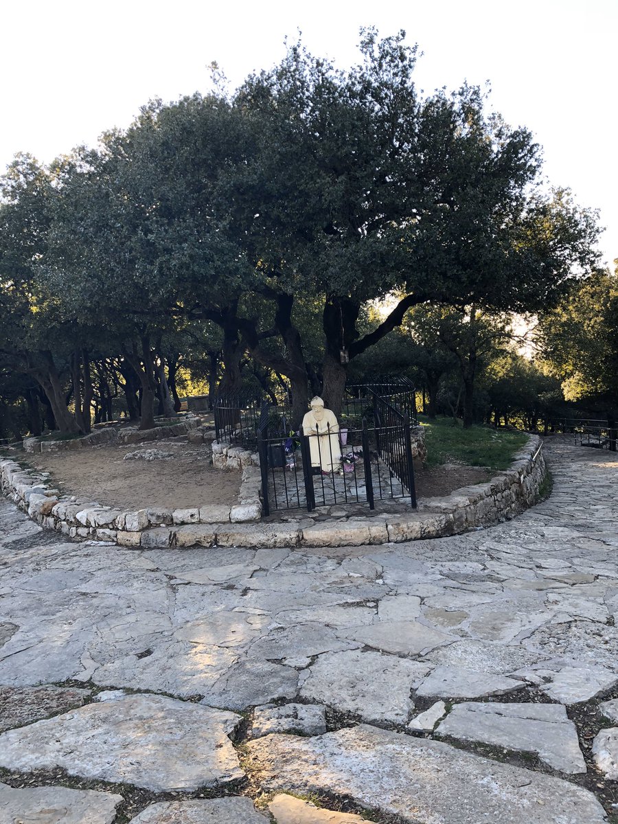 Léa Najwa (@LeaNajwaKaram) | Twitter