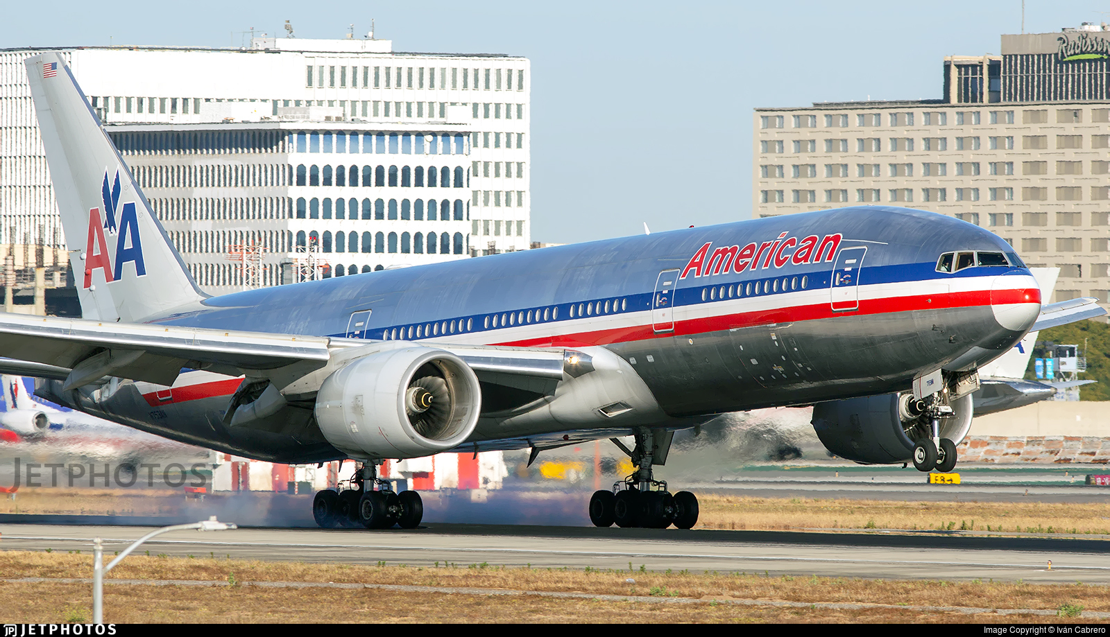 American Airlines New Livery 777