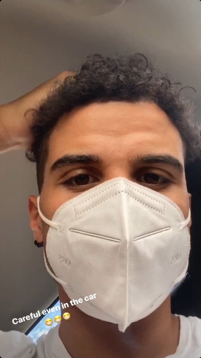 "Dylan is driving on set right now & he's in the car with Mason ...