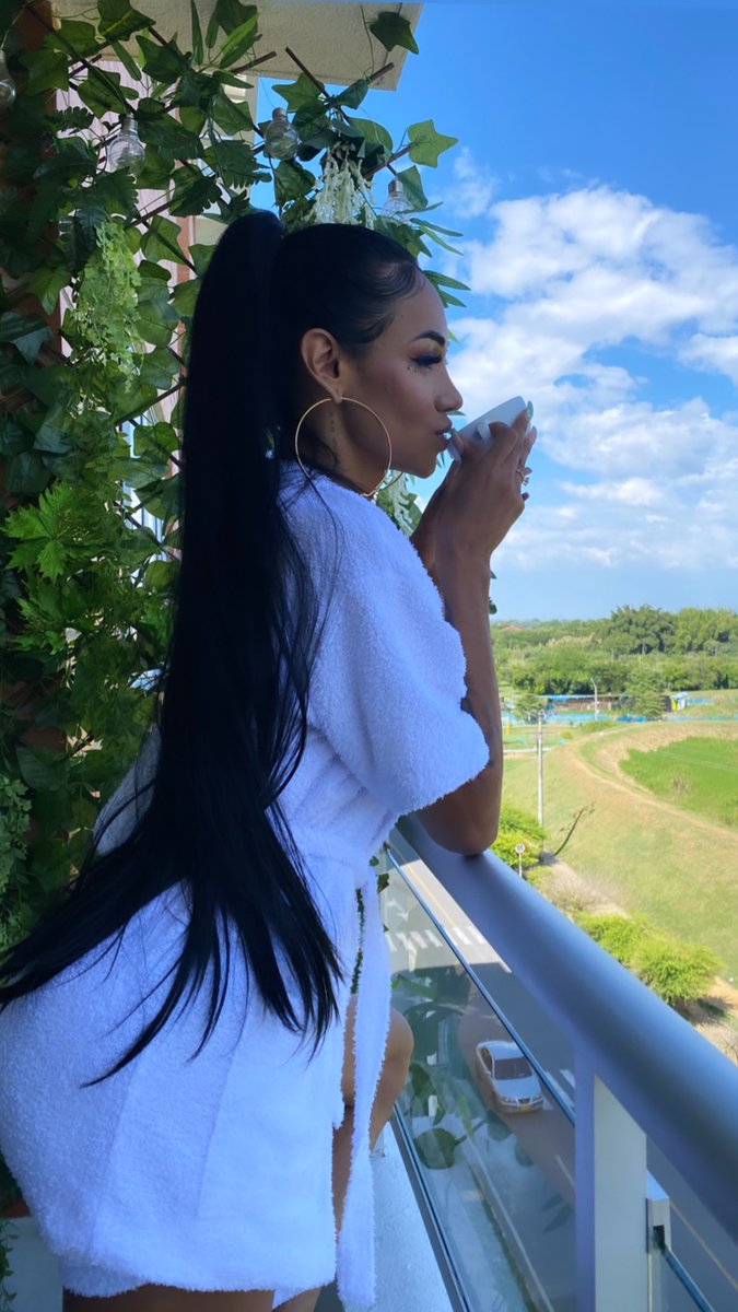 Good morning 🌥 ♥ Laura Saenz. ツ @laurasaenzxxx