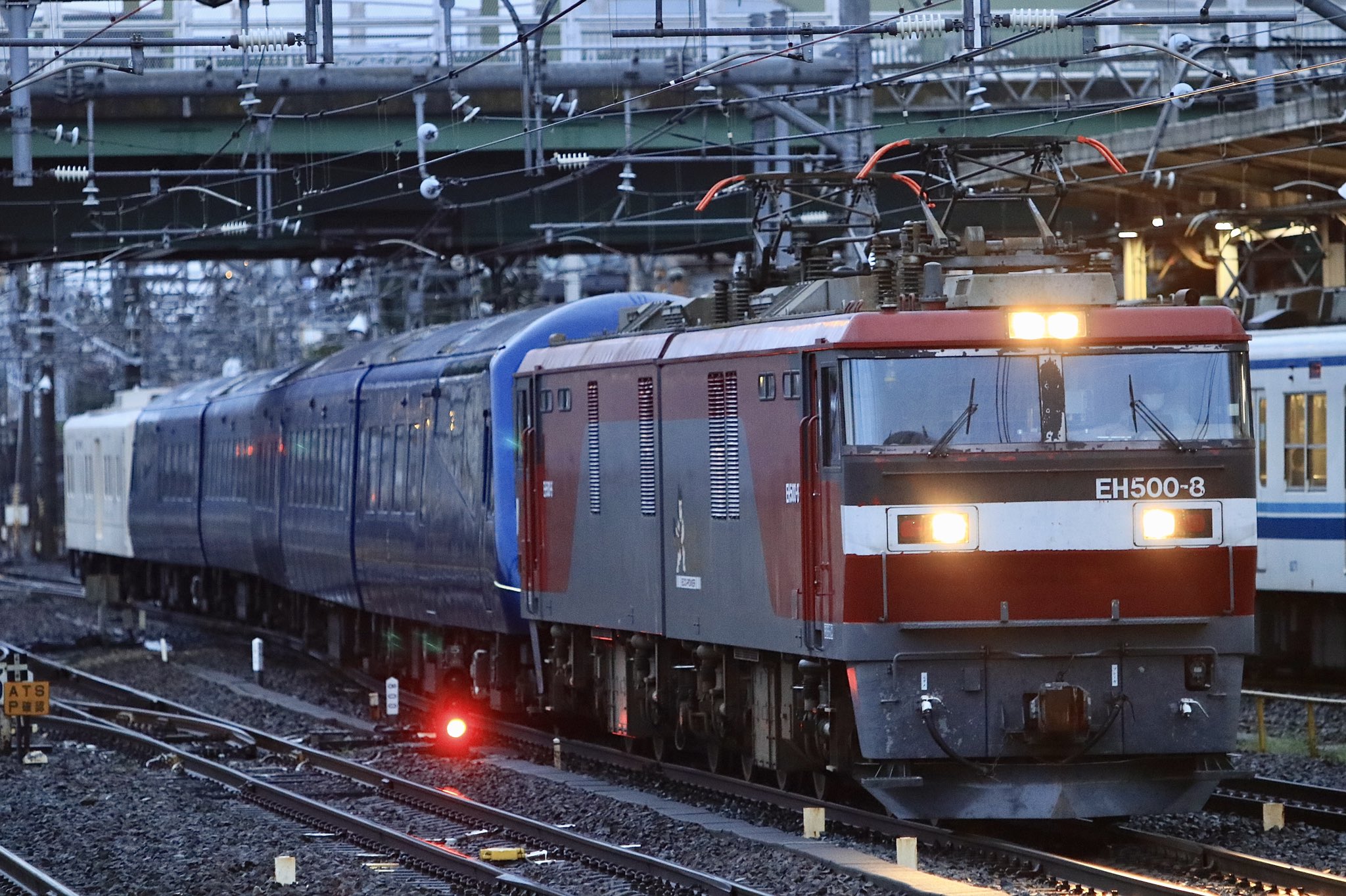 ひろキング on Twitter: "9/25 9172レ ロイヤルエクスプレス甲種輸送 EH500-8+伊豆急2100系5B+マニ50 2186 会った人達お疲れ様 https://t.co ...