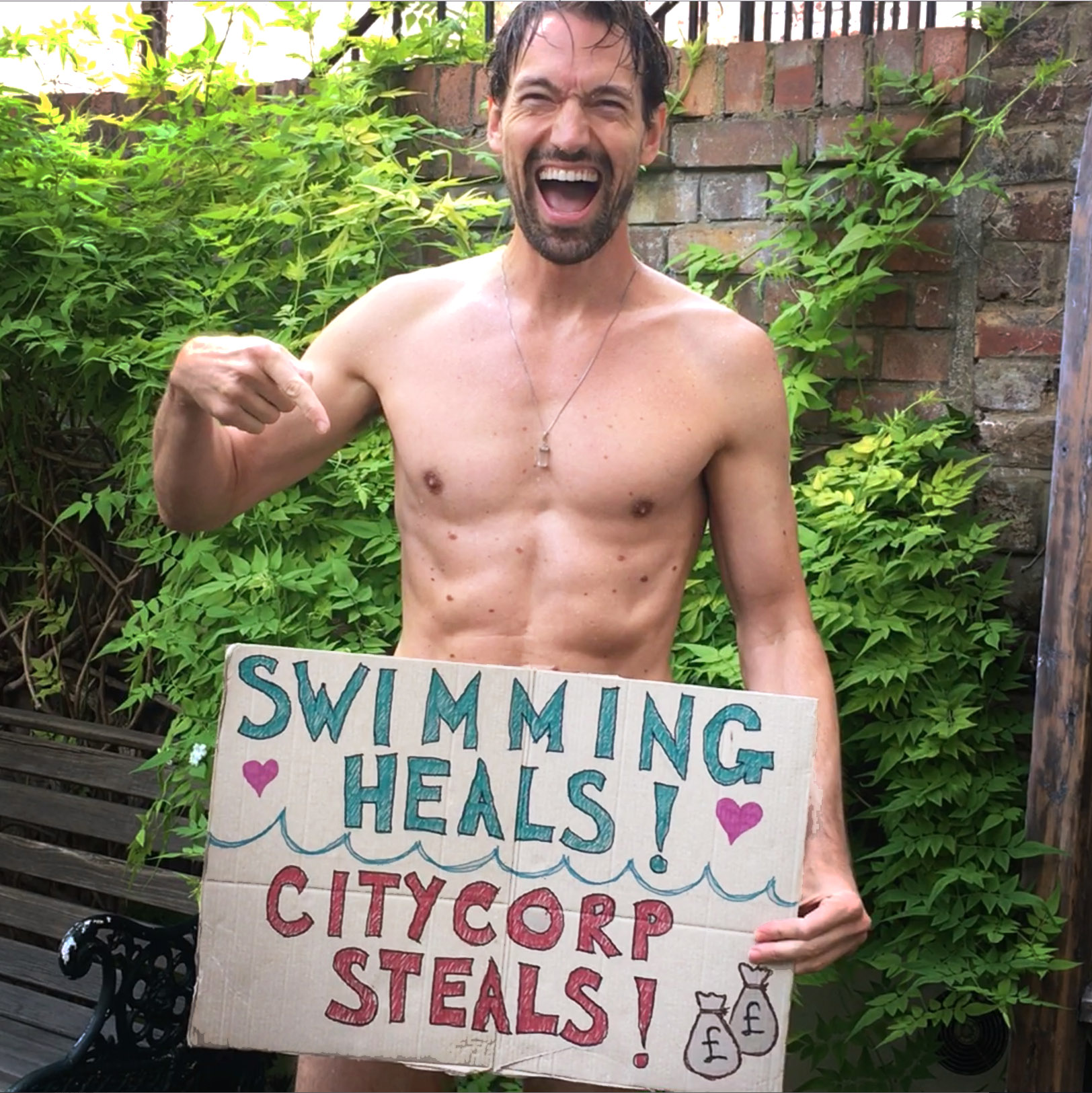 Tom Frederic Shirtless