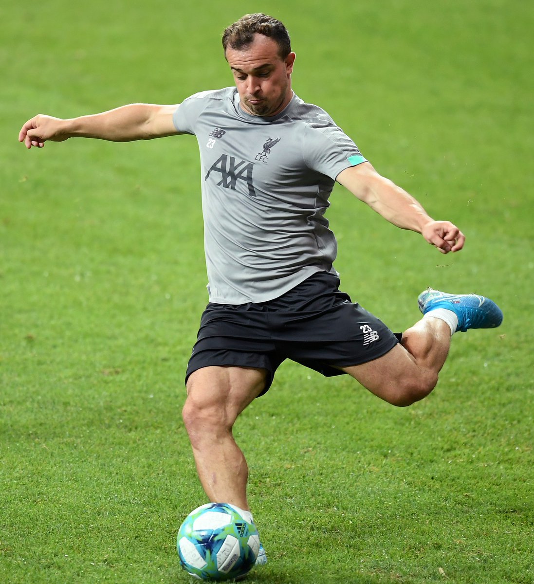 Xherdan Shaqiri Muscle - Fotomuslik Xherdan Shaqiri Muscle - Fotomuslik