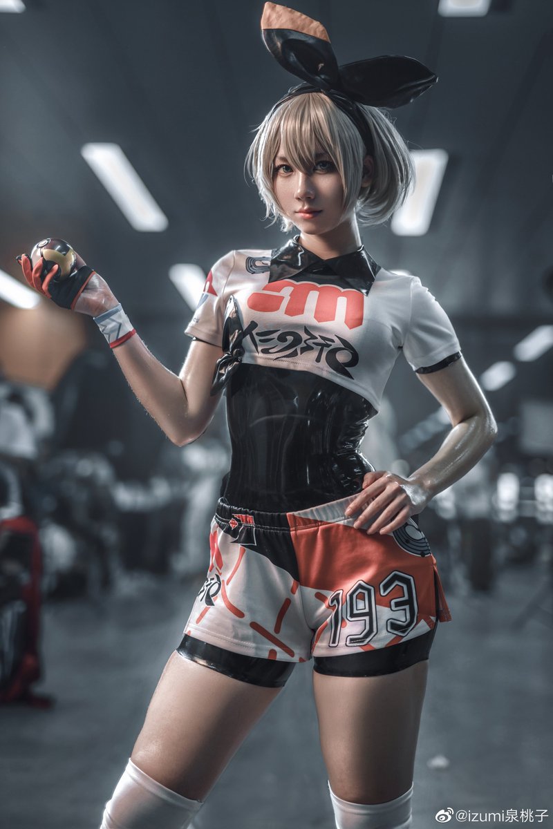 Bea - Pokémon Sword and Shield 🔥🔥🔥 wb:izumi泉桃子 |#latex #latexfashion ...
