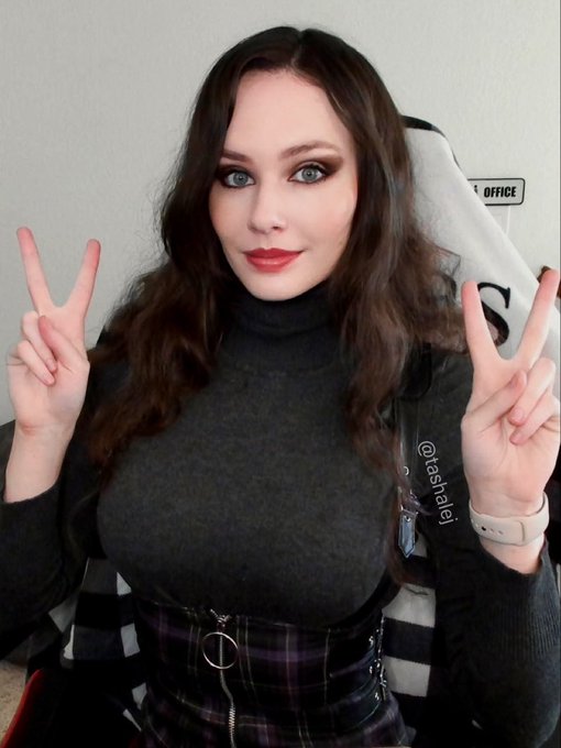 Twoucan - tasha 🕸 (@tashalej)