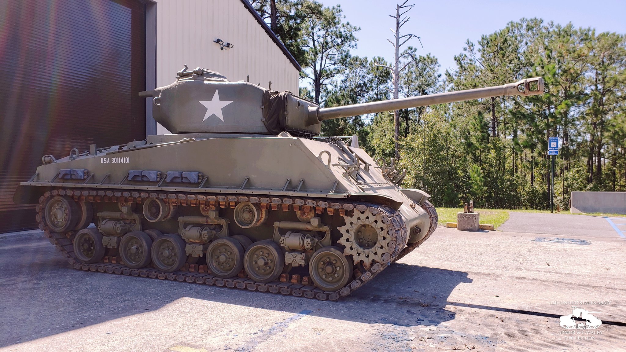 U.S. Army Armor & Cavalry Collection on Twitter: "The M4A3(76)W with HVSS waits to be loaded up ...