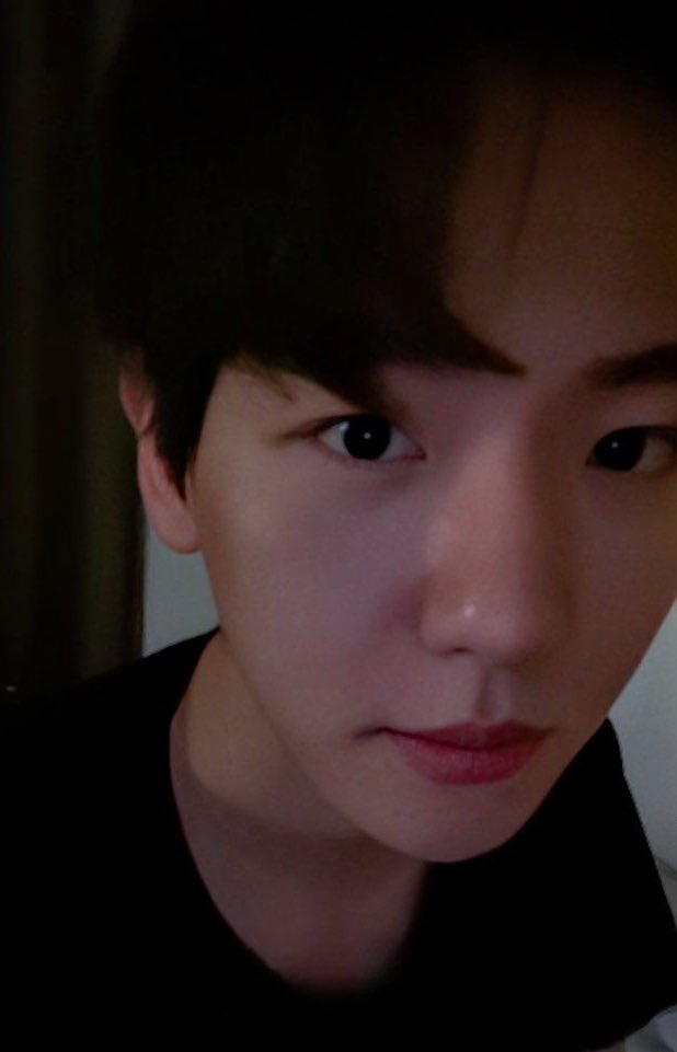 ena🍓| ia on Twitter: "“hey, baek,” chanyeol says as he takes a look inside the old looking ...