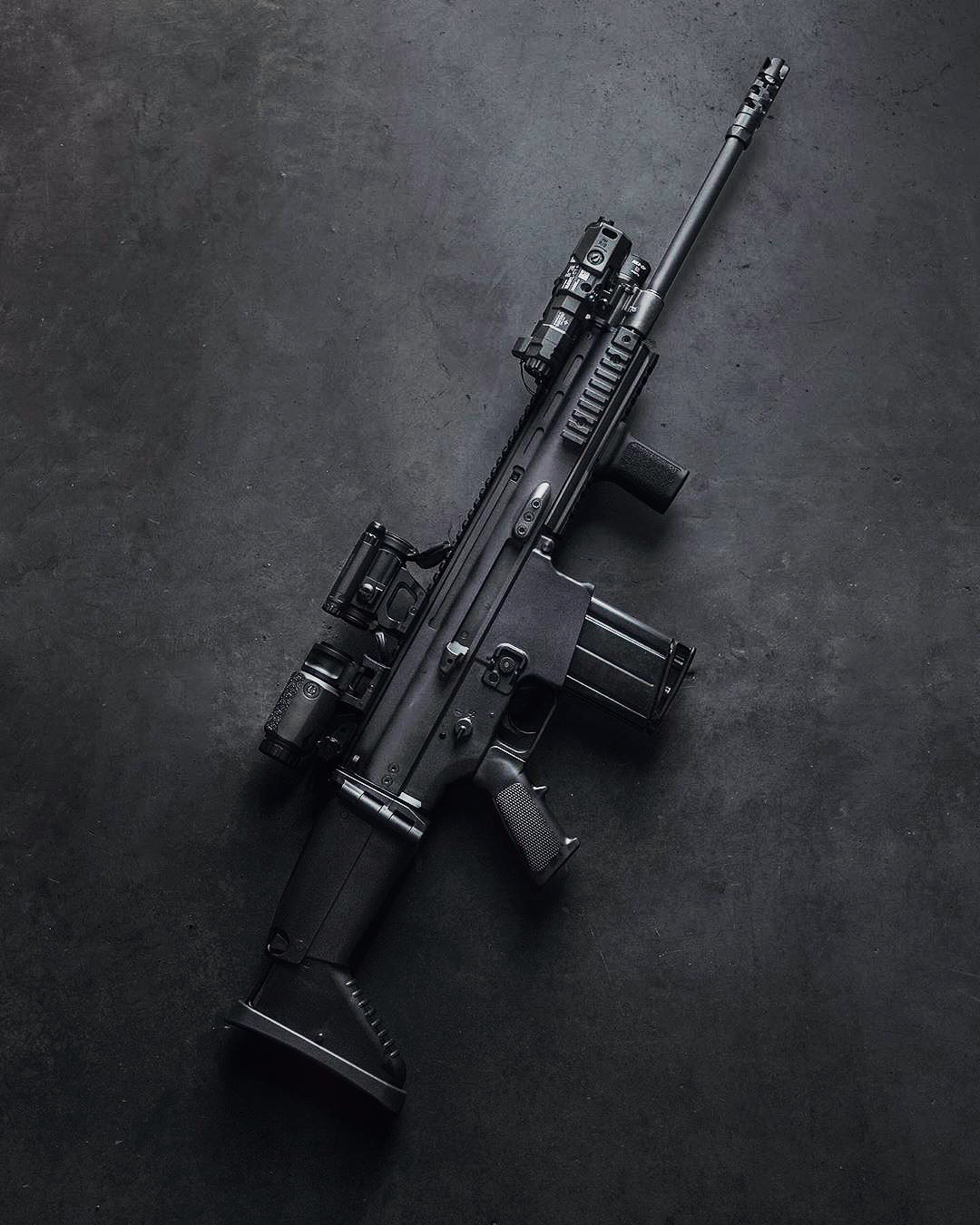Scar H Black