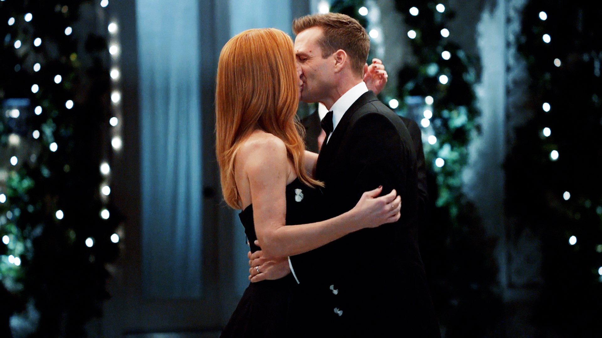 Harvey specter donna wedding | Beachweddingtips.com