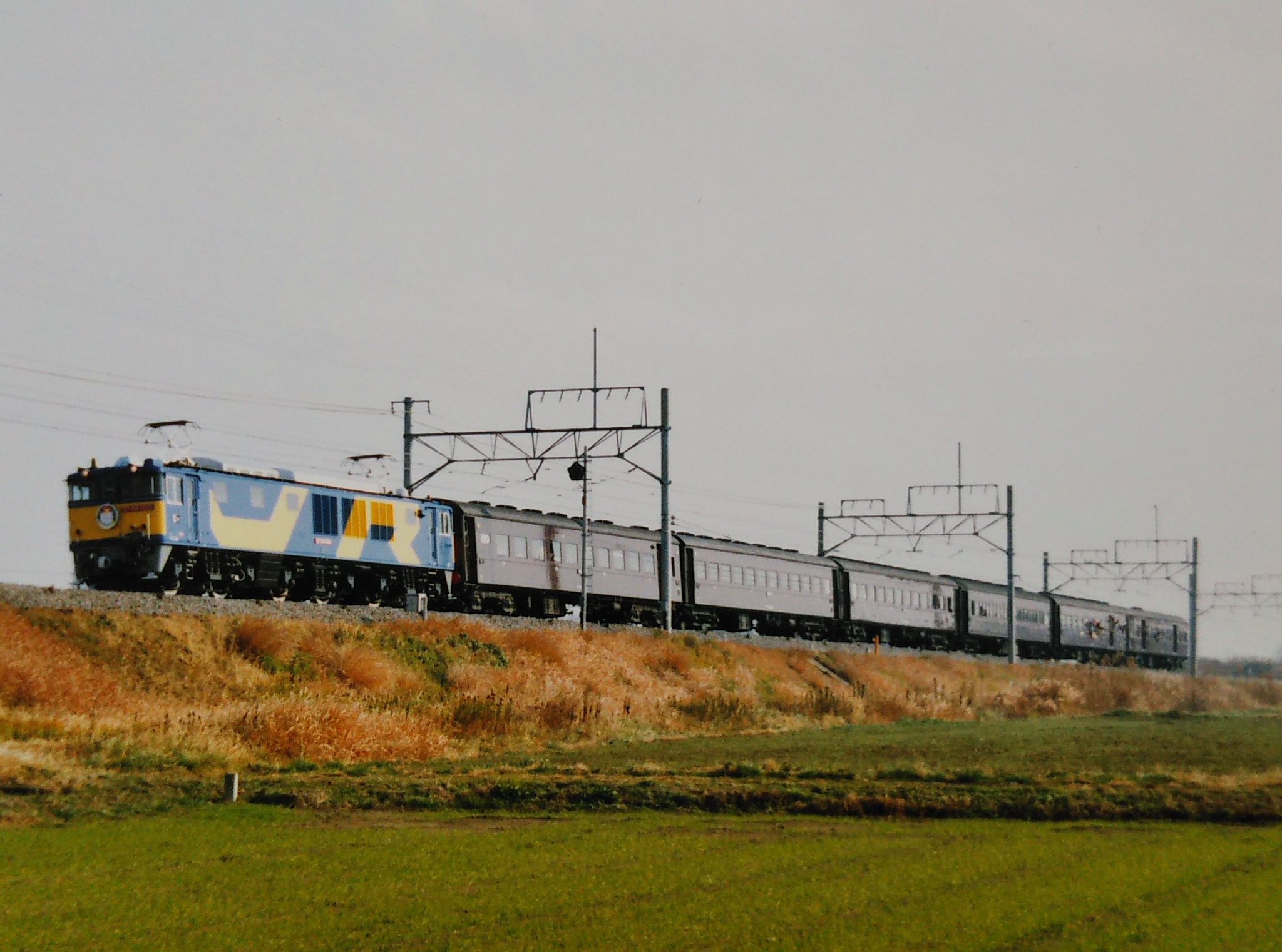 ネロ魔身(青) on Twitter: "#同業多すぎたネタ 1992.12.20 EF64 1010+旧客6B 9731ﾚ 岡部～本庄 1010使用のR団臨。 良い天気にも恵まれ、オカポンに ...