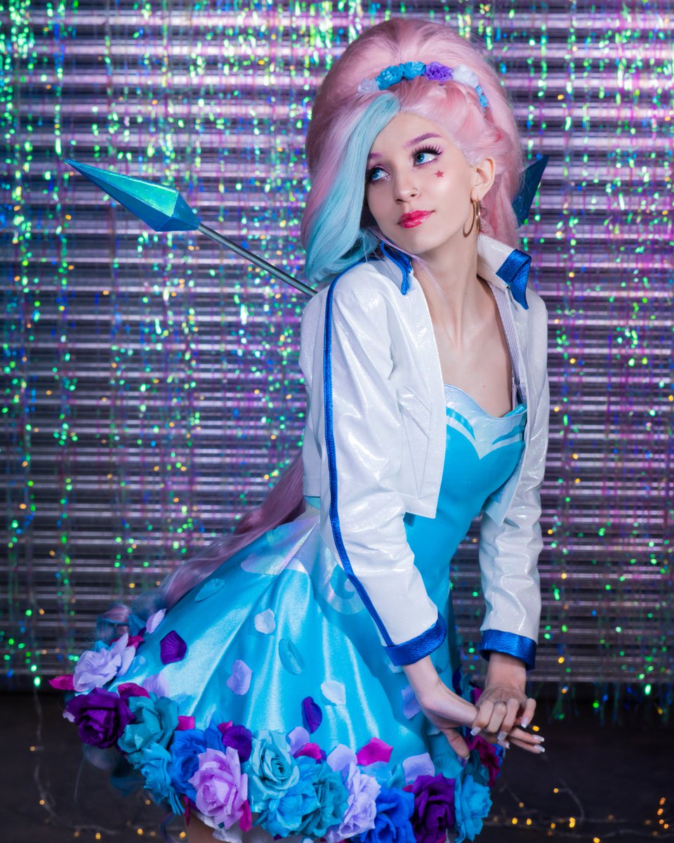 Another Seraphine cosplay : r/SeraphineMains