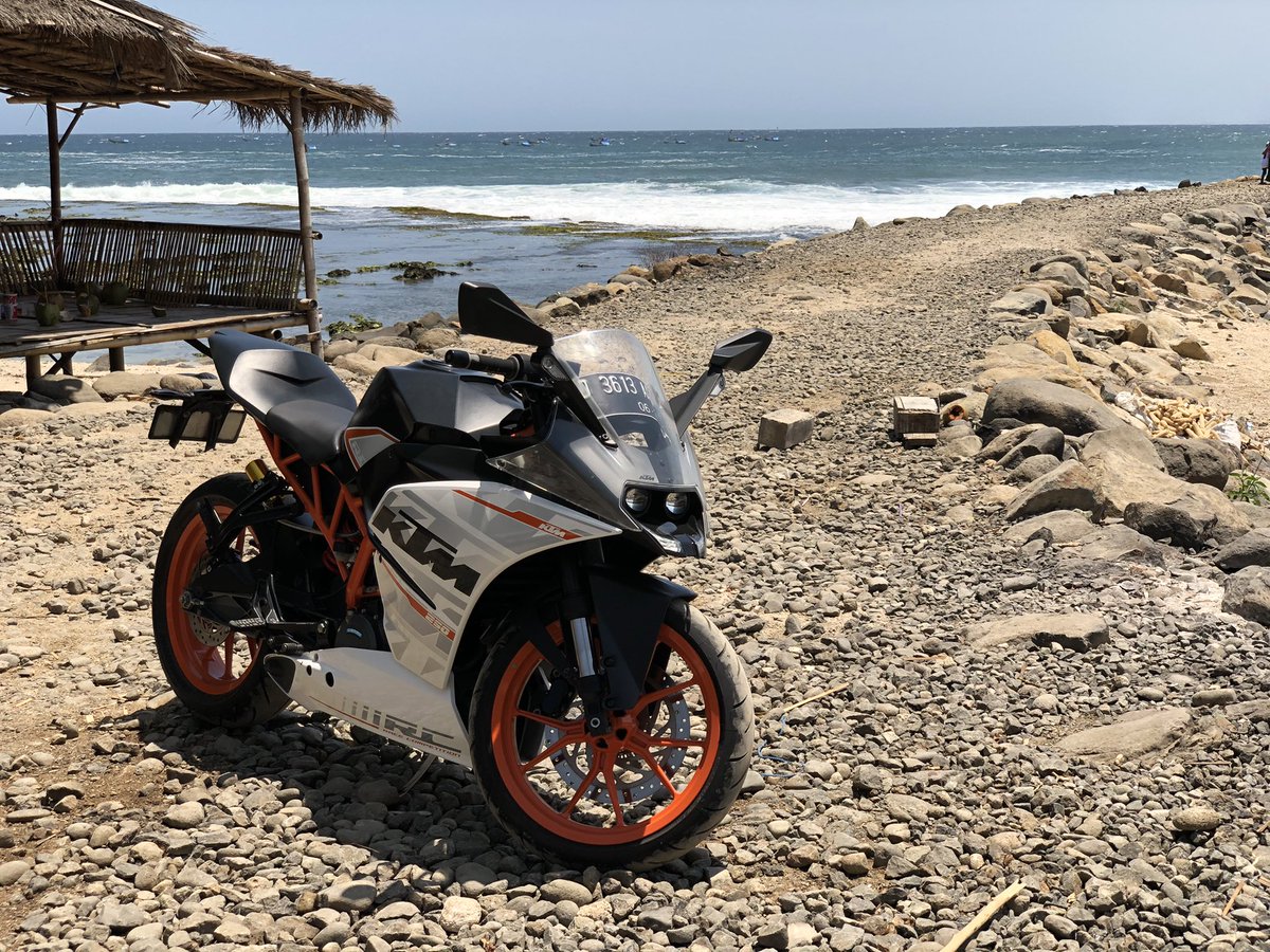 「Last month road trip 」|TiltSHIFT (coms open)のイラスト