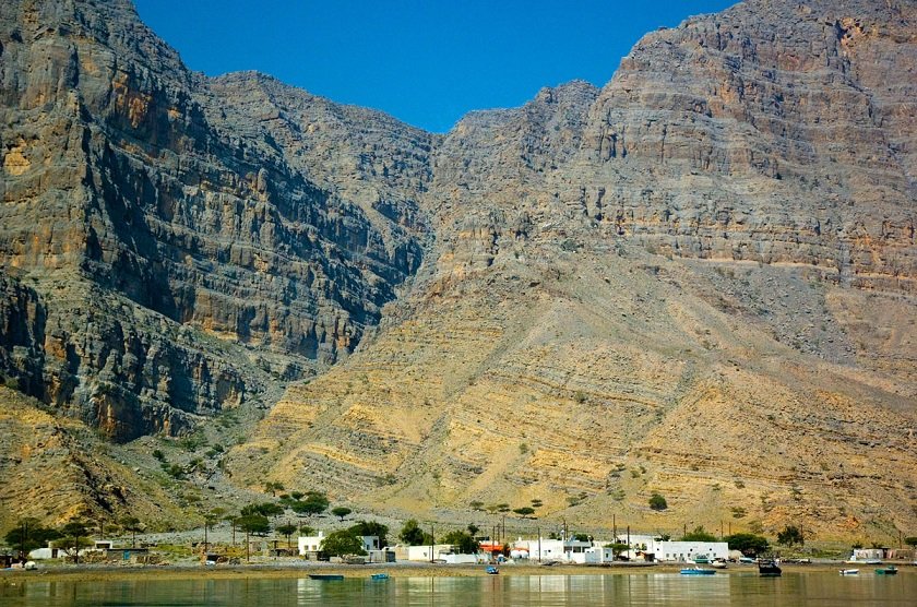 تتابعون هنا #ثريد عن الخليجان المتجاوران، خور شم (خليج الفنستون ) وخور ...