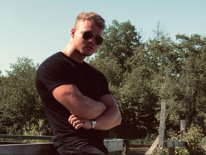 Flirt4FreeGuys @Flirt4FreeGuys Timeline, The Visualized Twitter (Analytics)