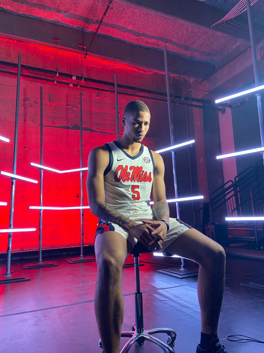 Kermit Davis on Twitter: "New Nike Uniforms look fantastic! 5 sets!! Ole Miss brand 💪💪💯💯🏀🔴🔵…
