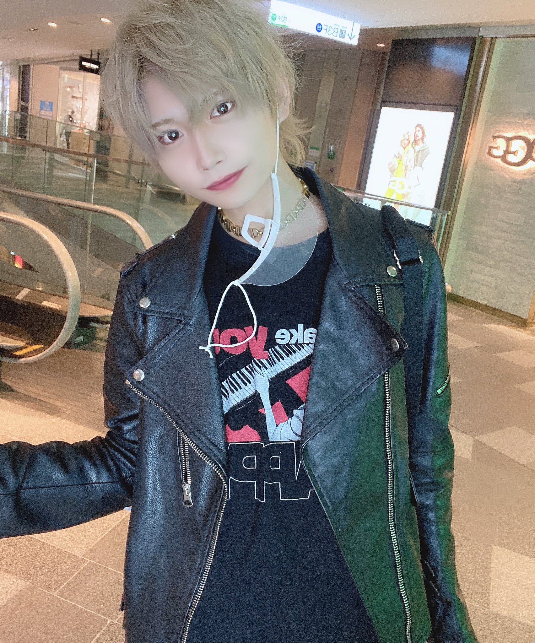 RYOMA on Twitter: "髪色もう飽きてきたんですけど次なにがいいですか？明るめがいいです https://t.co/OevF76EZuL" / Twitter