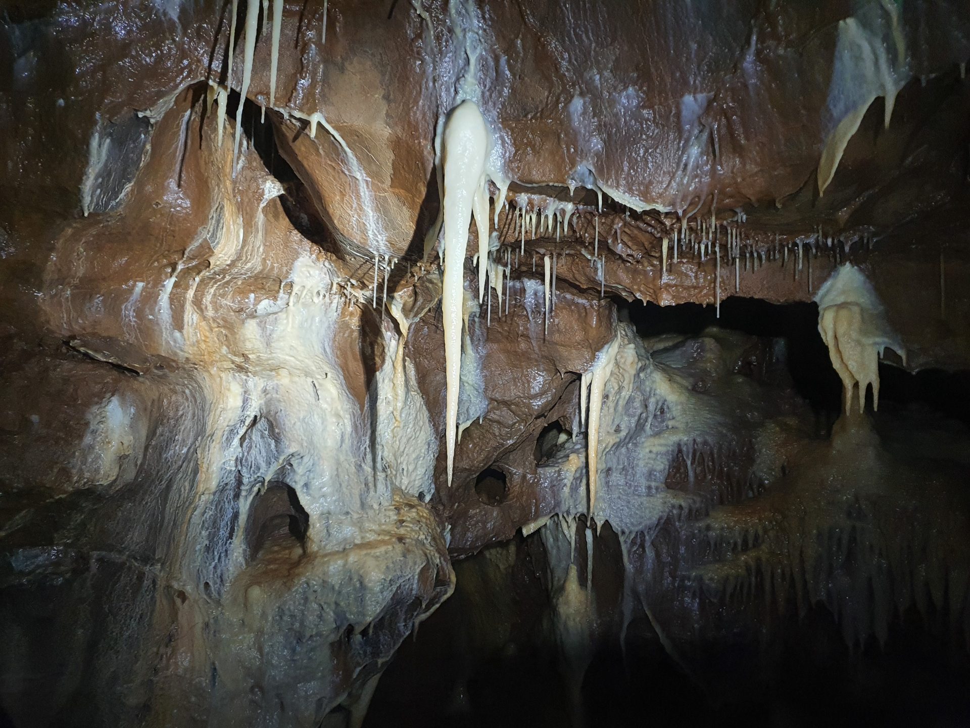 Review: Yorkshire Caves and Potholes – Darkness Below