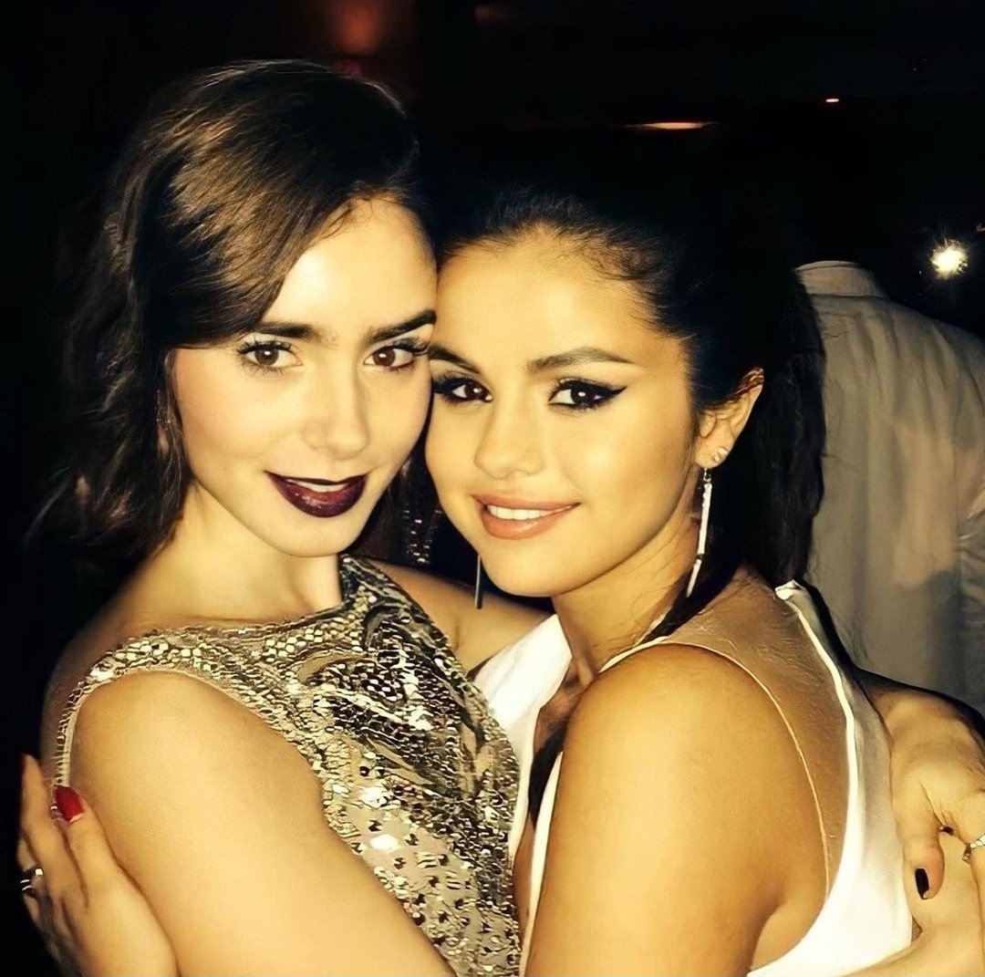Lily Collins Selena Gomez