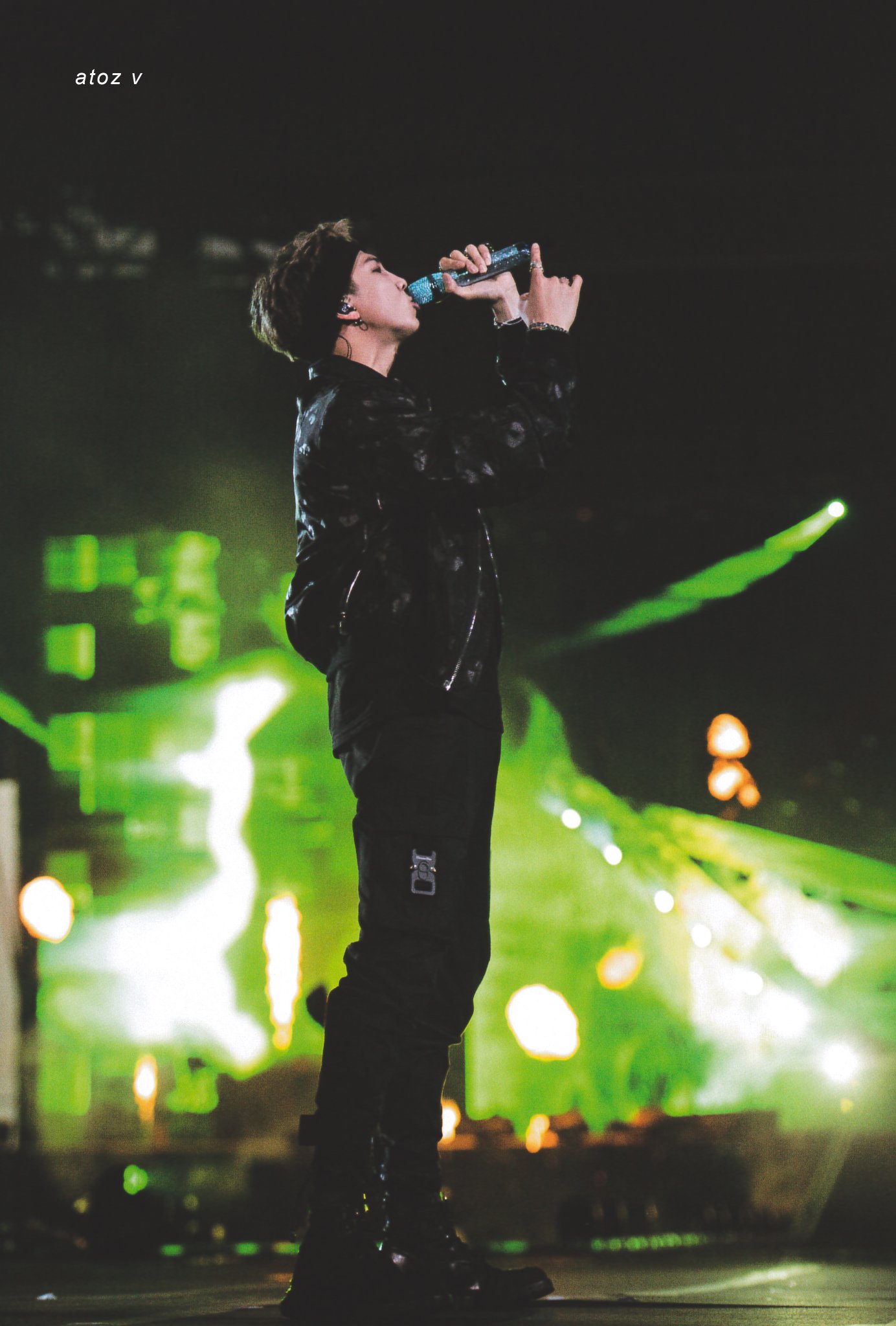 ATOZ V (에이투지뷔) on Twitter: "[scan]SPEAK YOURSELF LONDON PHOTOBOOK #방탄소년단 #BTS @BTS_twt https://t ...