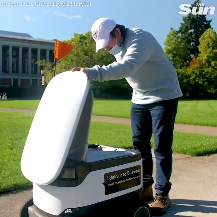 Robots provide contactless food delivery for Oregon State University ...