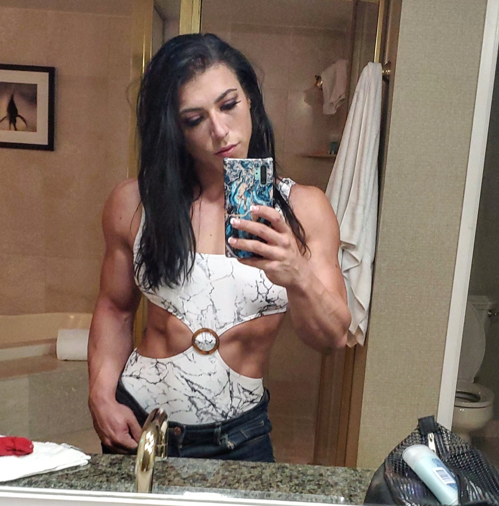 Female Muscle Fan💪 on Twitter: "RT @ShannonSeeley13: 💋💋 https://t.co/qAJWrWgOKz" / Twitter