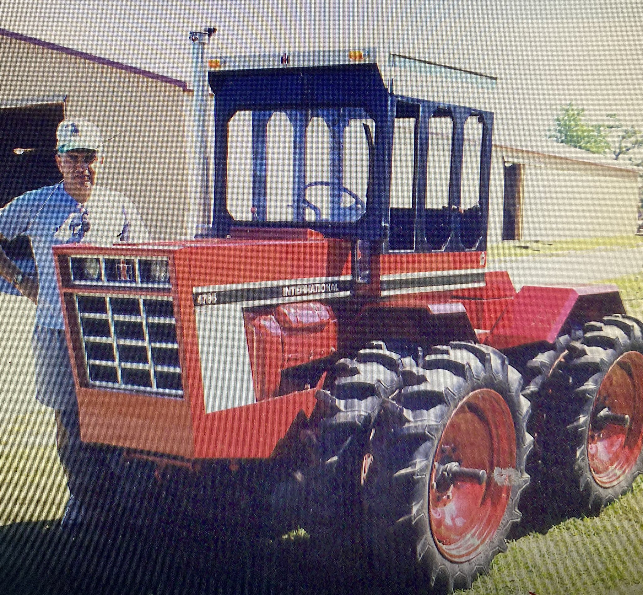 Scale Tractor Fashionable Design | www.pinnaxis.com