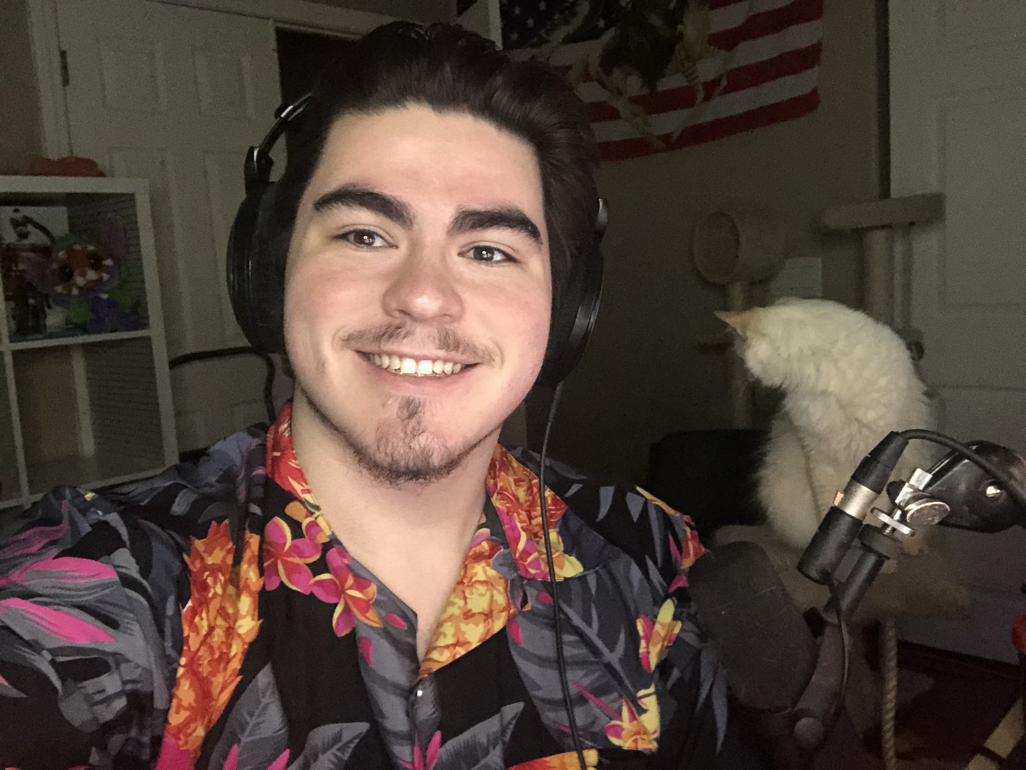 PINE FM on Twitter: "LETS GO! It’s time to use our platform for good 🤟 Our goal is $3500 for ...