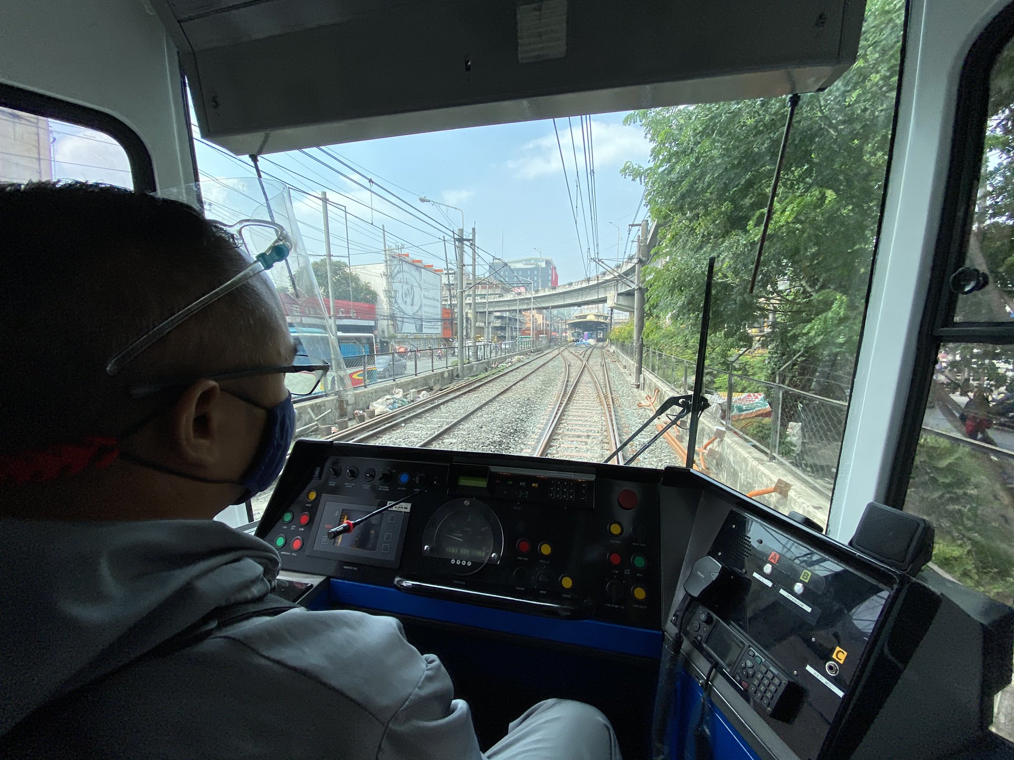 Jacque Manabat on Twitter: "If MRT3 maintains 50kph speed with 20 trains on the line, travel ...