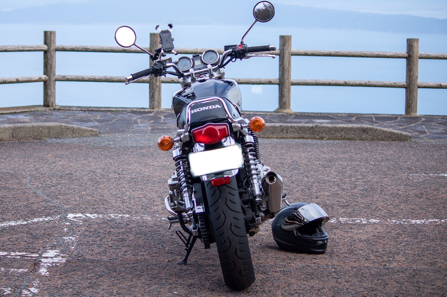 Bob's Seat on Twitter: "CB1100(SC65)タックロールシートをご購入して頂いたお客様から写真を送って頂きました😊 当店でレギュラー製作しているCB1100タッ ...