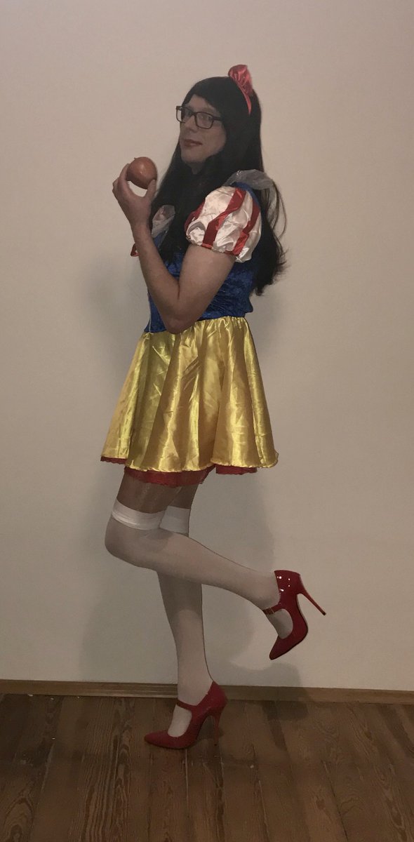 Isabelle Labelle (@labelle_sissy) さんのコスプレ作品まとめ (1 件) - Twoucan