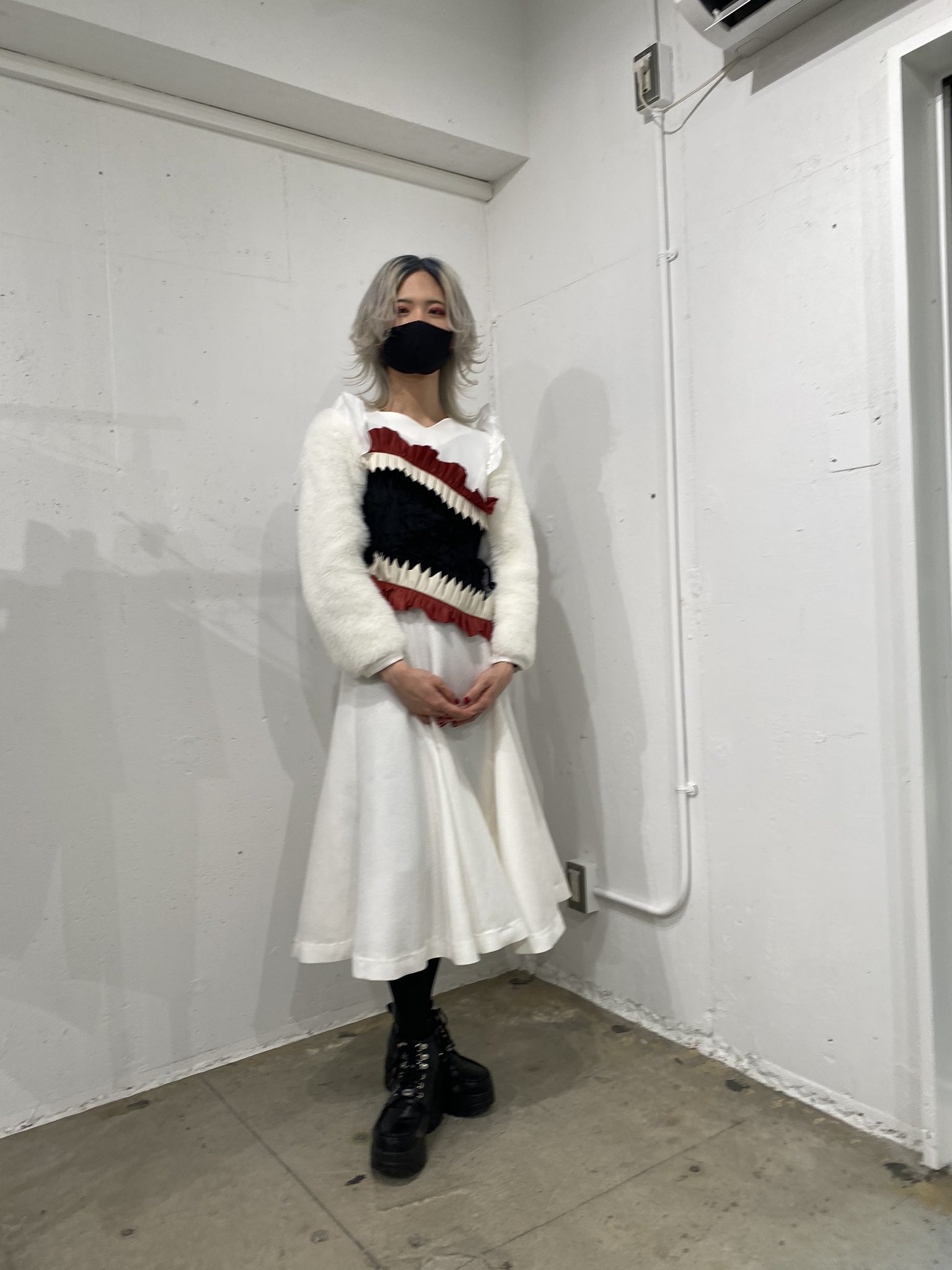 ゆま on Twitter: "特別コラボ回 172cm 49kg 男 狂々と、廻り始める、ワンピース 16番目のセットアップM 意味なき監視に溺れた悲哀のシャツブラウスM holy ...