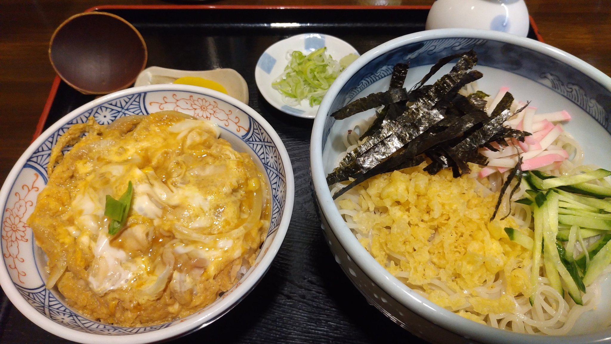 runrun_chan🍺 on Twitter: "正しい進化の形はカツ丼＜親子丼＜玉子丼だと思うんだよね、って蕎麦がいってた https://t.co/varpHJbDek" / Twitter