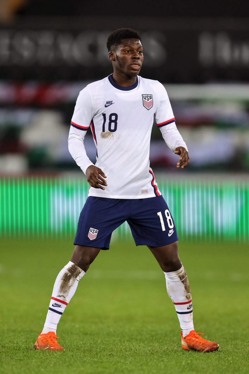 Valencia midfielder Yunus Musah on Arsenal radar? - Footy Transfer.com