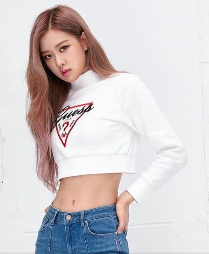🌟 One of the few times we've appreciated BLACKPINK's Rosé's Belly ...