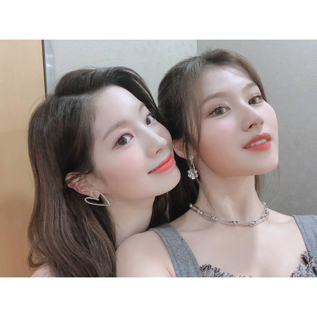 [201105] DaNa (Dahyun x Sana) New Selca – novilimzlovetwice