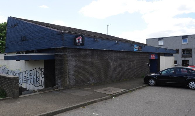 That’s the Cleanest Flat-Roofed Pub I’ve Ever Seen : r/CasualUK