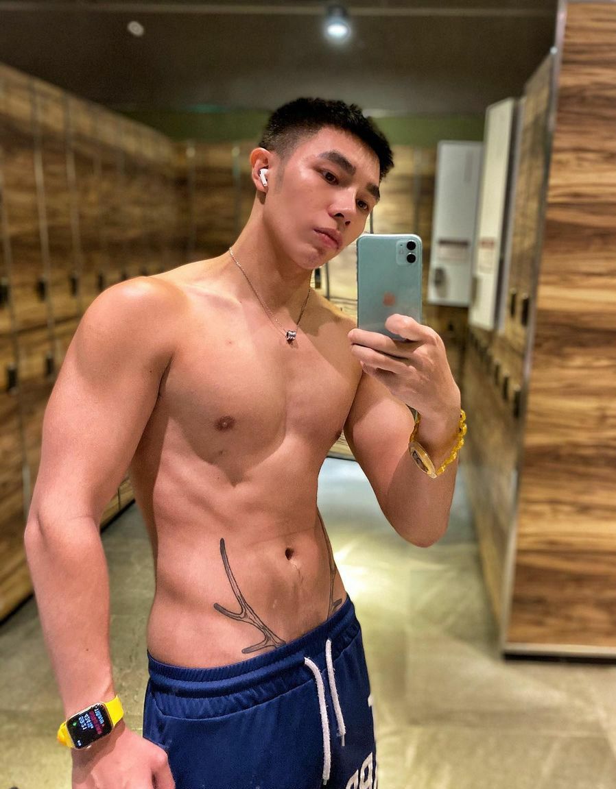 男人部落-23K on Twitter: "Kun Zhang[圈內] 生日1997/11/26 現居上海 IG：https://t.co/Wav2QFwKGh FB：https://t.co ...