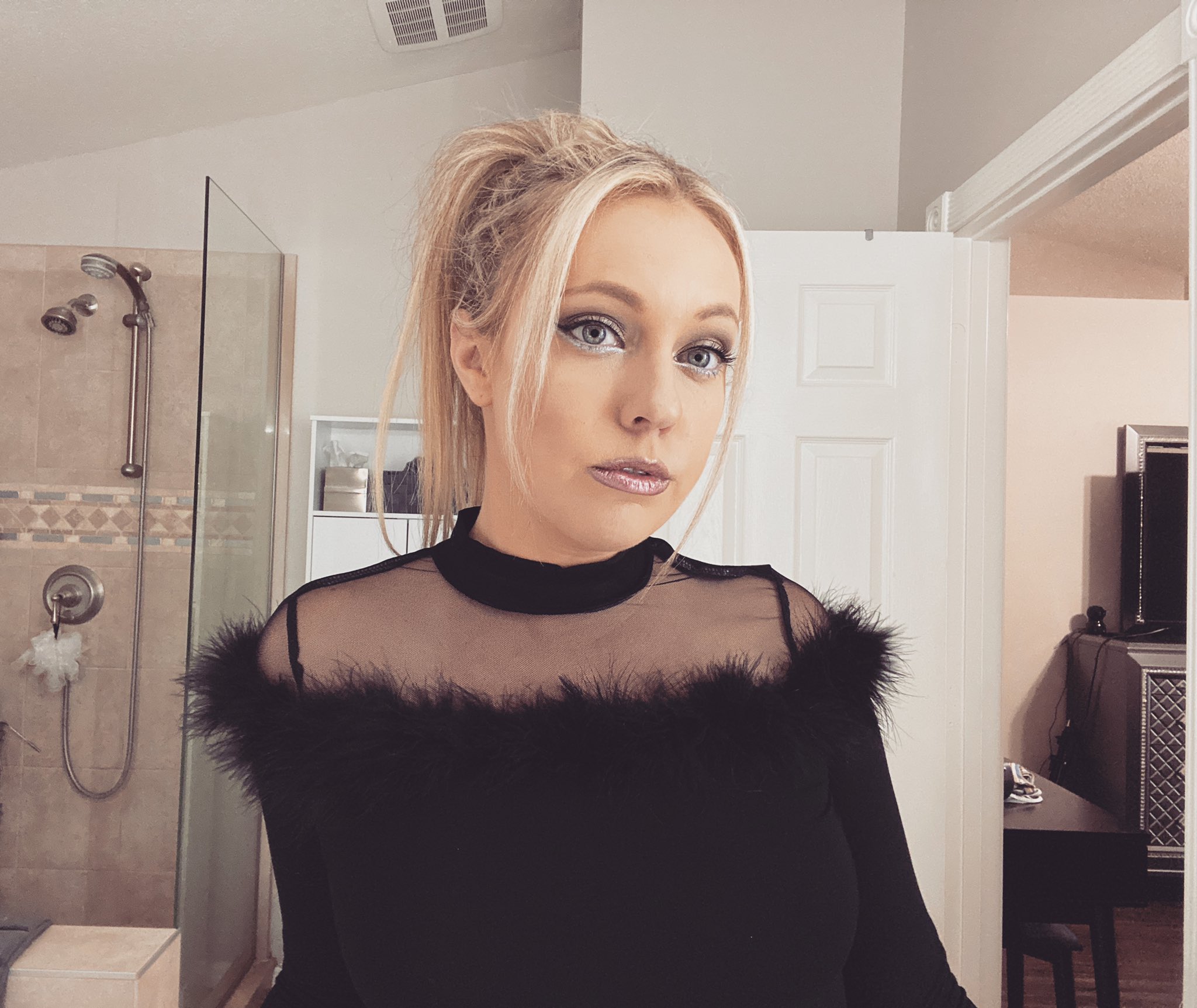 TW Pornstars - Kalee Carroll. Twitter. 🖤🥀. 9:10 PM - 8 Nov 2020