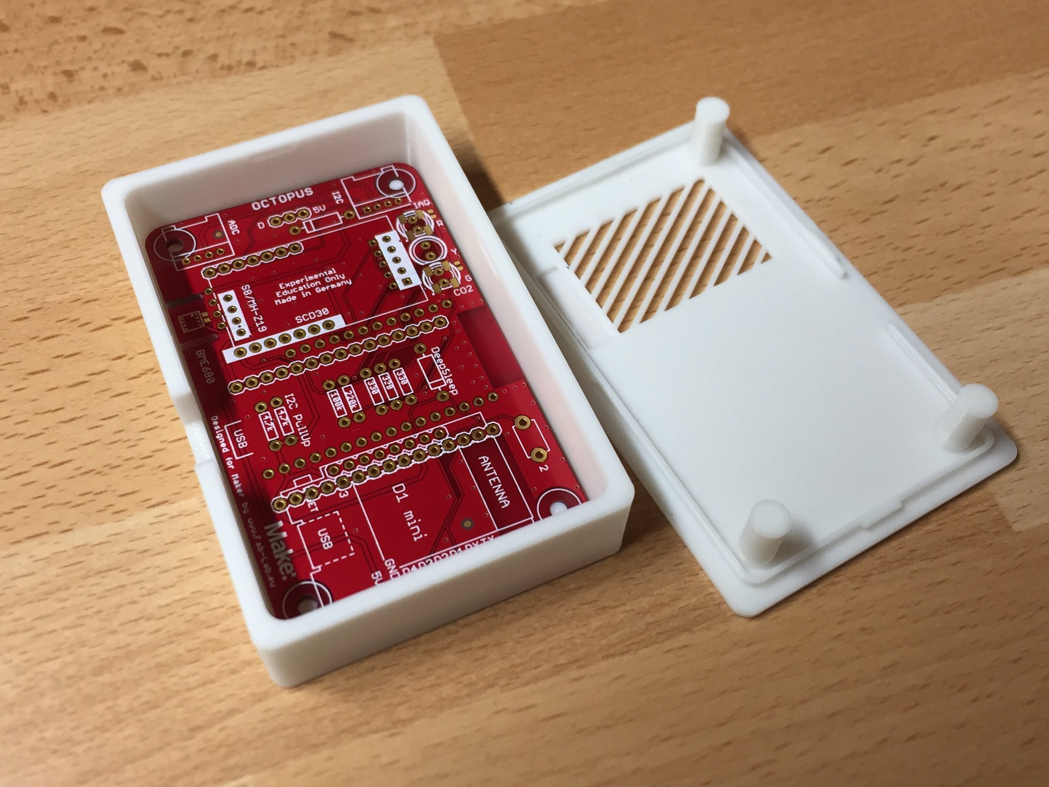 Arduino Praxis on Twitter: "Ich habe mir gerade das Gehäuse gedrückt. Passt perfekt #Co2Ampel # ...